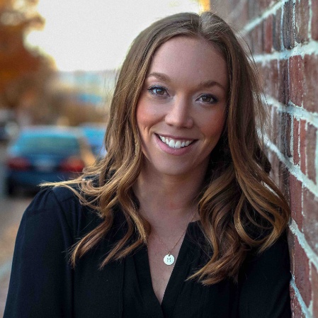 Massey Mondays with Miss Community Clovia and Morgan Hamlin - Praise 104.7